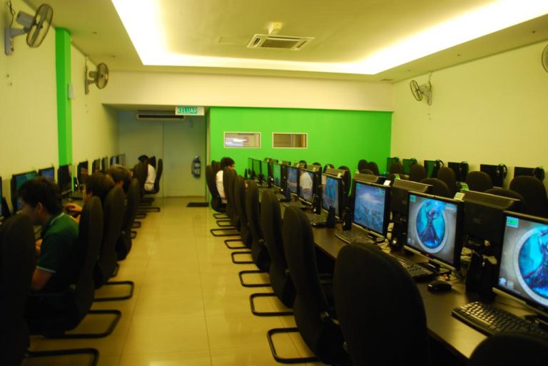 Comment gérer un cybercafé ? - Très Cyber